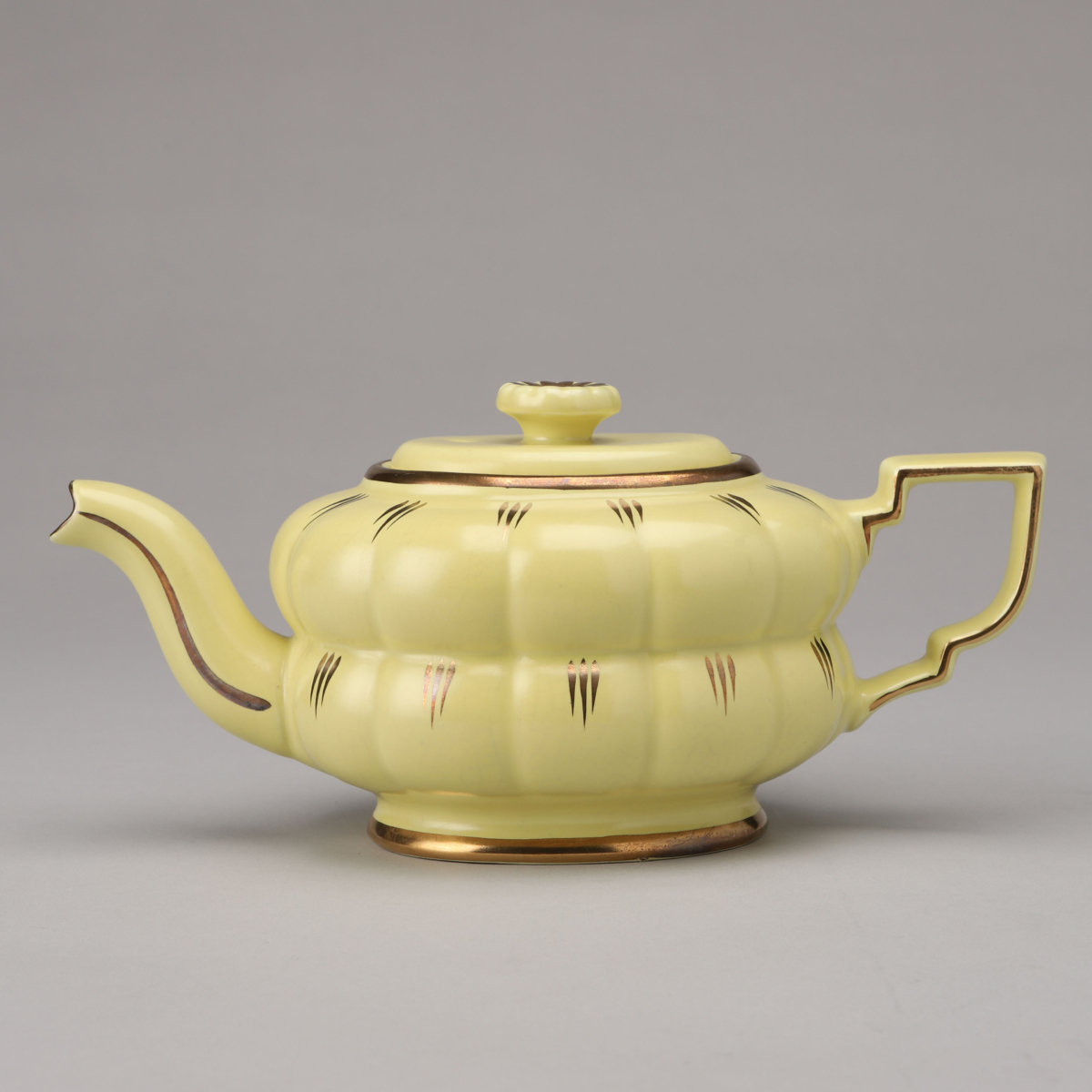 "Royal" Tea Pot | 문정미술관